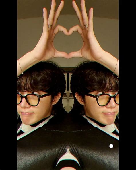 Bts Community Posts 당신은 당신을 사랑하고 당신을 존경하고 돌보고 당신을 보호하고 당신을 볼 때 당신의 마음이 감동하고 당신의 눈을 빛나게 해주는