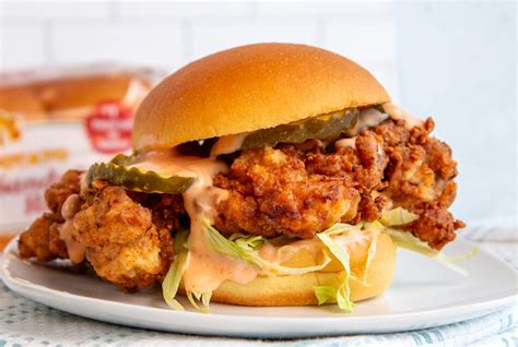 Classic Fried Chicken Sandwich Martin S Famous Potato Rolls And Bread