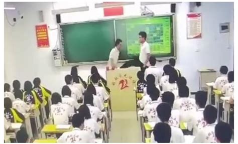 学校如监狱！河北中学老师狠踹学生还搧耳光 中国瞭望 万维读者网（电脑版）