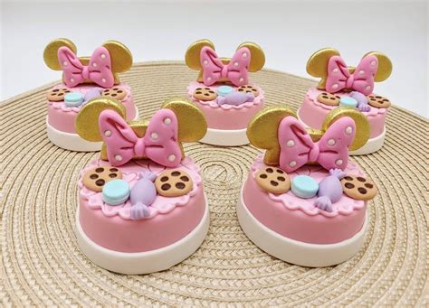 Conqualitá Cestas e Presentes Pão de Mel decorado Minnie Conqualitá Doces Personalizados