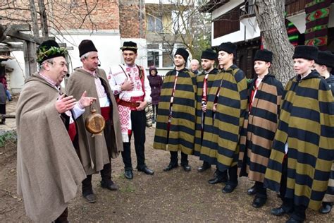 С веселие и народни хора Враца празнува Трифон Зарезан снимки