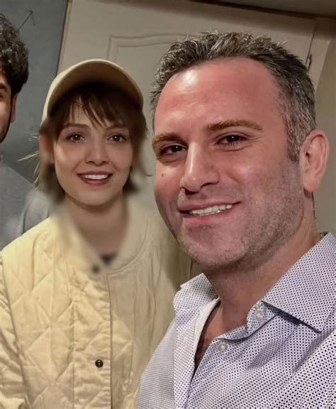 عکس یادگاری هوتن شکیبا و مهسا حجازی در پشت صحنه سریال تاسیان