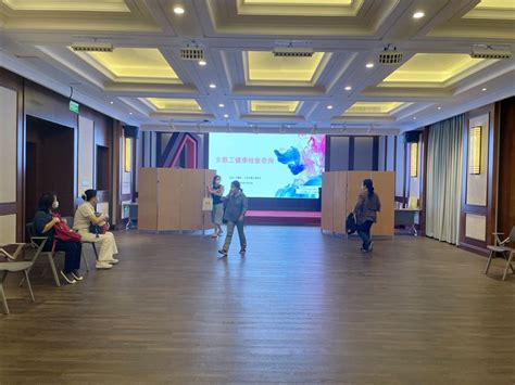 妇委会举办女教职工健康检查咨询活动