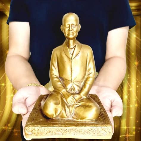 แม่ชีบุญเรือน โตงบุญเติม วัดอาวุธวิกสิตาราม ปี2532 หน้าตัก5นิ้ว สูง18