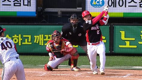 Kia Vs Lg 잠실혈투 속 기아 김호령의 의미있는 적시타 428 Kbo 모먼트 야구 하이라이트 Youtube