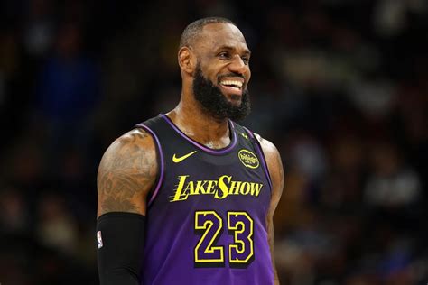 Nba／全球運動員年收入排名：柯瑞156億第2破紀錄 詹姆斯第6 杜蘭特第10 籃球迷
