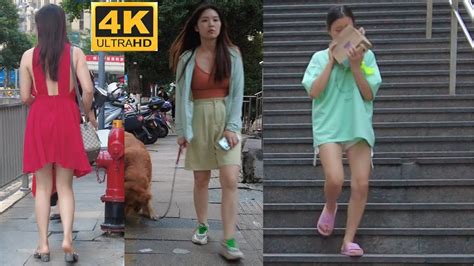 Chinese Girls 200 】4k街拍中国贵阳花果园的美女，女孩的齐逼短裙太猛了，遛狗的女孩很丰满 Walking In