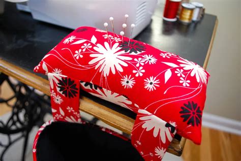 Pincushion Thread Catcher Pattern And Tutorial Sewing Machine Thread Pin Cushions Thread