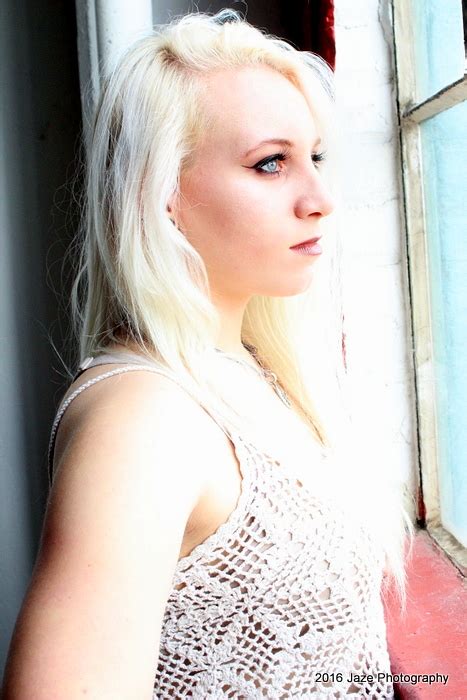 Samantha Jaze Modeling