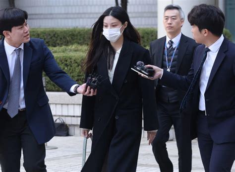 조민 서울대 대학원 입학취소 아직장학금 800만원도 반납 안돼