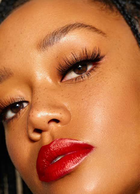 How To Make Your Eyes Look Bigger With Or Without Makeup Yourtango