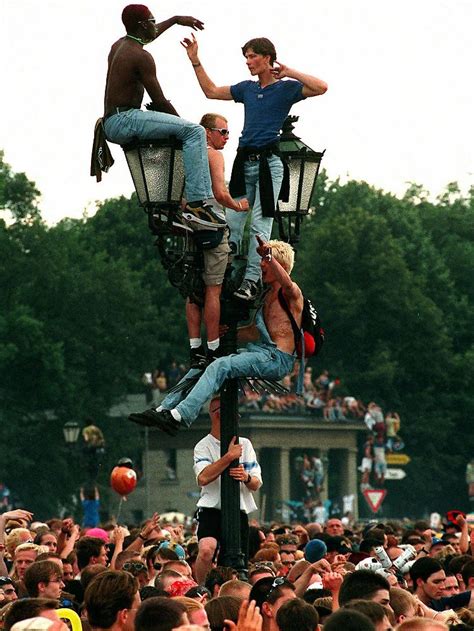 Totentanz Statt Liebesparty Das Ende Der Loveparade N Tvde