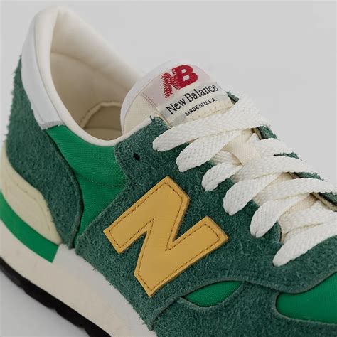 뉴발란스 990v1 메이드 인 Usa 그린 골드 테디 산티스 M990gg1 New Balance 슈프라이즈