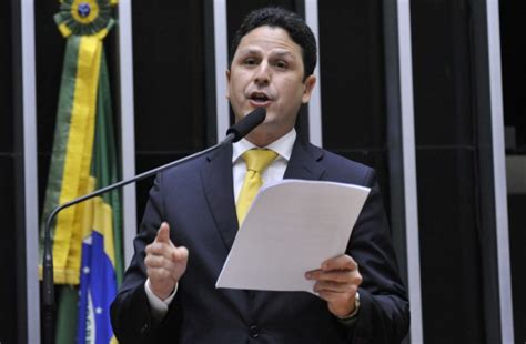 Bruno Araújo Diz Que Eventual Saída Do Ministério “não Tira Um Segundo
