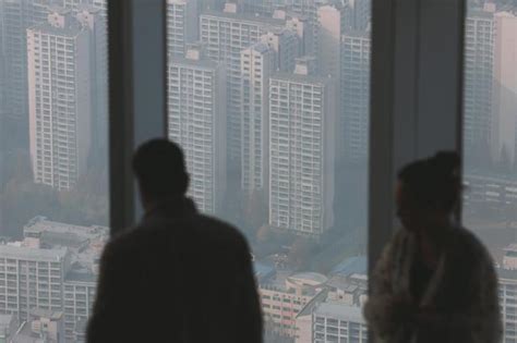 흔들리는 가계 집값 하락에도 전월세 부담 확대61 1년 뒤 집값 끽해야 제자리 아주경제