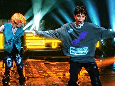 청양고추 vibe flashing gifs baddies baddies porsche