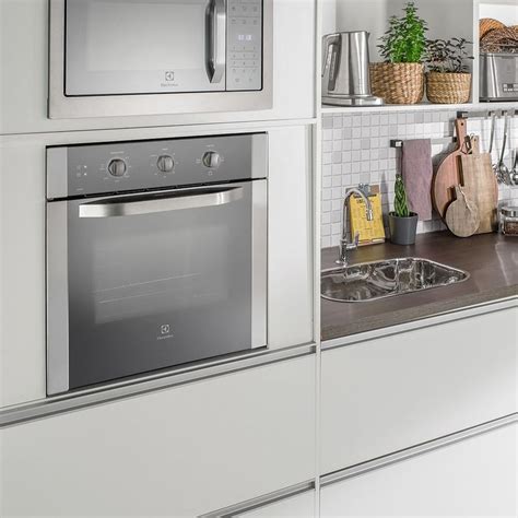 Forno De Embutir Electrolux Elétrico 80l Com Grill Inox Oe8mx