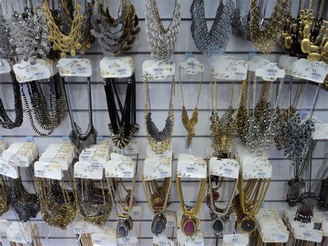 ZW BIJOUX ATACADO E VAREJO Rua 25 de Março 1091 Entregamos para todos