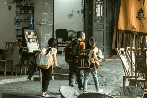 津门网何建文罗城老街上的孩子们 凤凰网