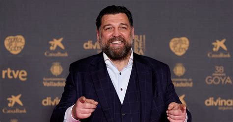 El Actor Hovik Keuchkerian Reconoce Lo Primero Y único Que Hace Al Llegar A Casa Tras 14 Horas