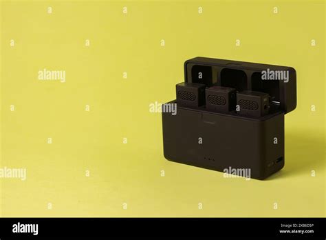 Black Mini Wireless Mic Simple And Flexible Commonly Used By Content