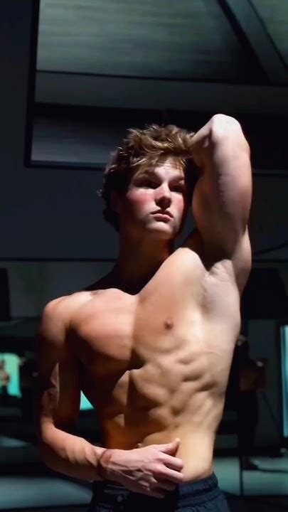 🥚alex Ebank Strong Bodybuilder Colby Fitness Ful Poses Bulk Motivation