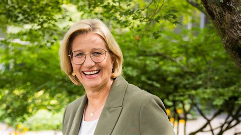 Anke Rehlinger „vom Brutto Muss Mehr Netto Bleiben“ Politik Bild De