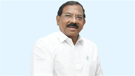 அதிமுகவில் இருந்து விலகும் முன்னாள் அமைச்சர்