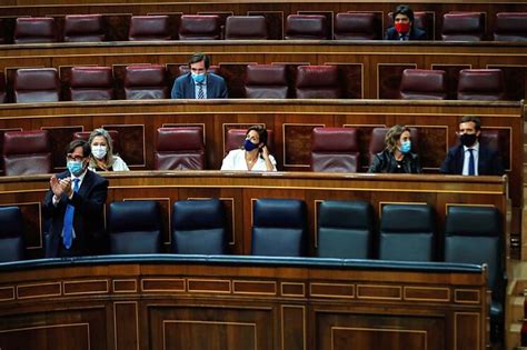 Una nación al desnudo Opinión