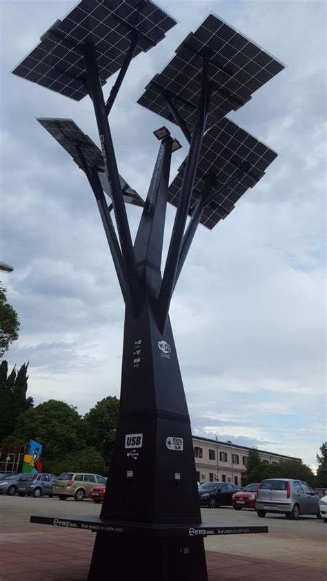 Solar Tree A Unique And Sustainable Sculpture