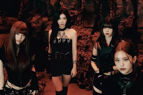 Disebut Ditujukan Untuk Enhypen Itzy Rilis Mv Track Mr Vampire