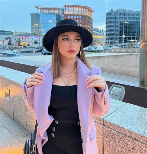 Classify Syrian Singer Bessan Ismail