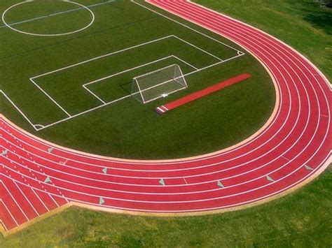 Pista Atletica Que Entra Y Sale Del Edificio At Gancedricblog Blog