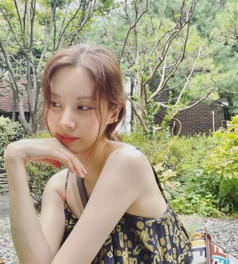 패션엔 소녀시대 서현 폭염에는 튜브탑이 최고 여름 여신이 여기있네