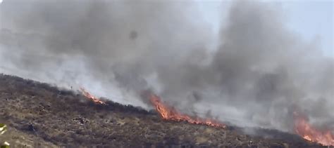 Karen Fire Update Over 200 Firefighters Battle Brush Fire In Jurupa