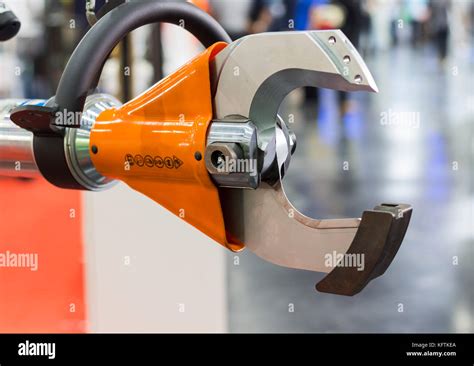 Hydraulic Metal Cutter Jaws Cutting Tool For Saving People In Vehicle