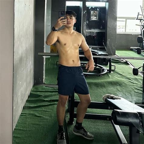 មនុស្ស កំដរ Kmtr213 • Threads Say More