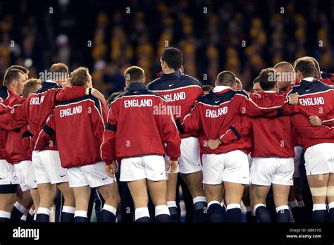The England Team Huddle For A Pre Match Tatic Talk Hi Res Stock
