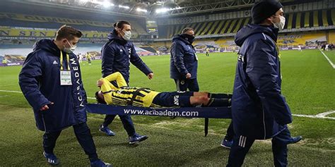Mesut Özil Ne Zaman Sahalara Dönecek Yeni Akit