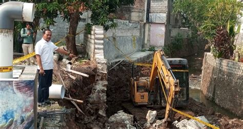 Pekerja Yang Tertimpa Tembok Turap Di Villa Bintaro Regency Akan