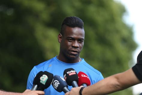 È morta la famosa ex di Mario Balotelli cause ancora misteriose