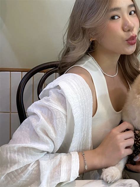 เสื้อเชิ้ตทรงสวยใส่แล้วจัดว่าปัง📌 แกลเลอรีที่โพสต์โดย Ployphanr Lemon8