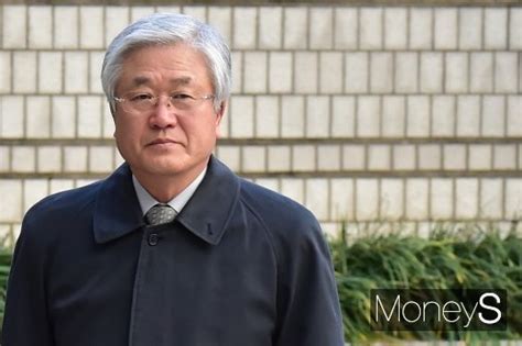 머니s포토 국정농단 연루 협의 파기환송심 출석하는 박상진 전 삼성전자 사장 머니s