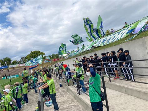 ガイナーレ鳥取 On Twitter 【アカデミー】 ガイナーレ鳥取u 18の選手も、ゴール裏にて一緒に応援させていただきました🙇 ゴール