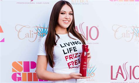 The Sexiest Hairstyles For Curly And Wavy Hair VIVA GLAM MAGAZINE