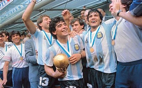 قصة مونديال 1986 مارادونا يحكم العالم بيد وقدمين