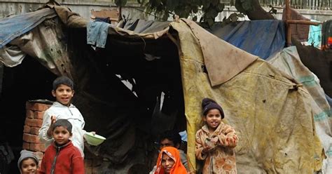 भारत में गरीब तेजी से घटे 12 साल के आंकड़ों ने चौंकाया जानिए गांव व