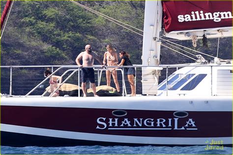Full Sized Photo Of Taylor Swifts Belly Button Baring Beach Day New