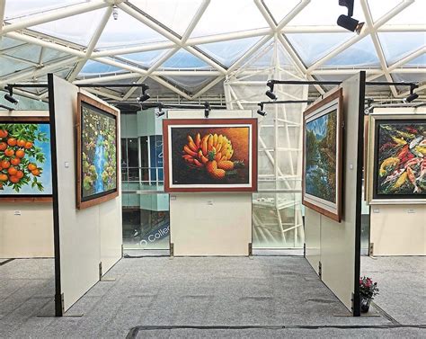 Exhibition Spreads Good Vibrations Through Paintings The Star