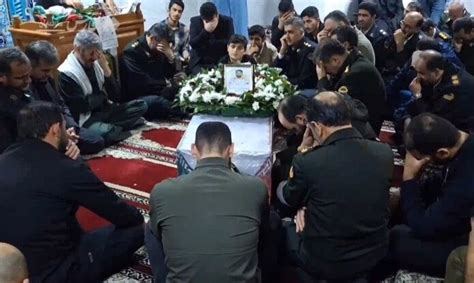 وداع همرزمان و خانواده با شهید مدافع امنیت سید محسن حسین نیا در
